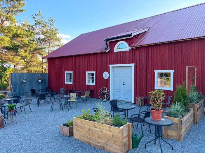 Blåbo café - an attraction in Fjärdhundraland